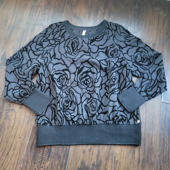 Fabletics | Tops | Fabletics Lola Back At It Black Rose Print Flock ...